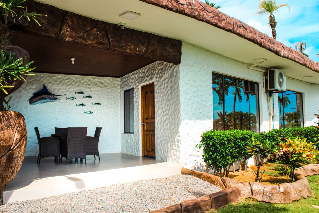 The Lodge - Paradise Fishing Lodge & Marina
